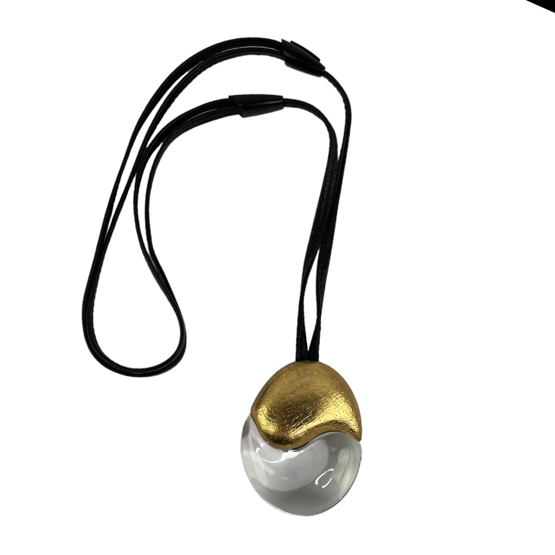 FORA PENDANT NECKLACE – MIO