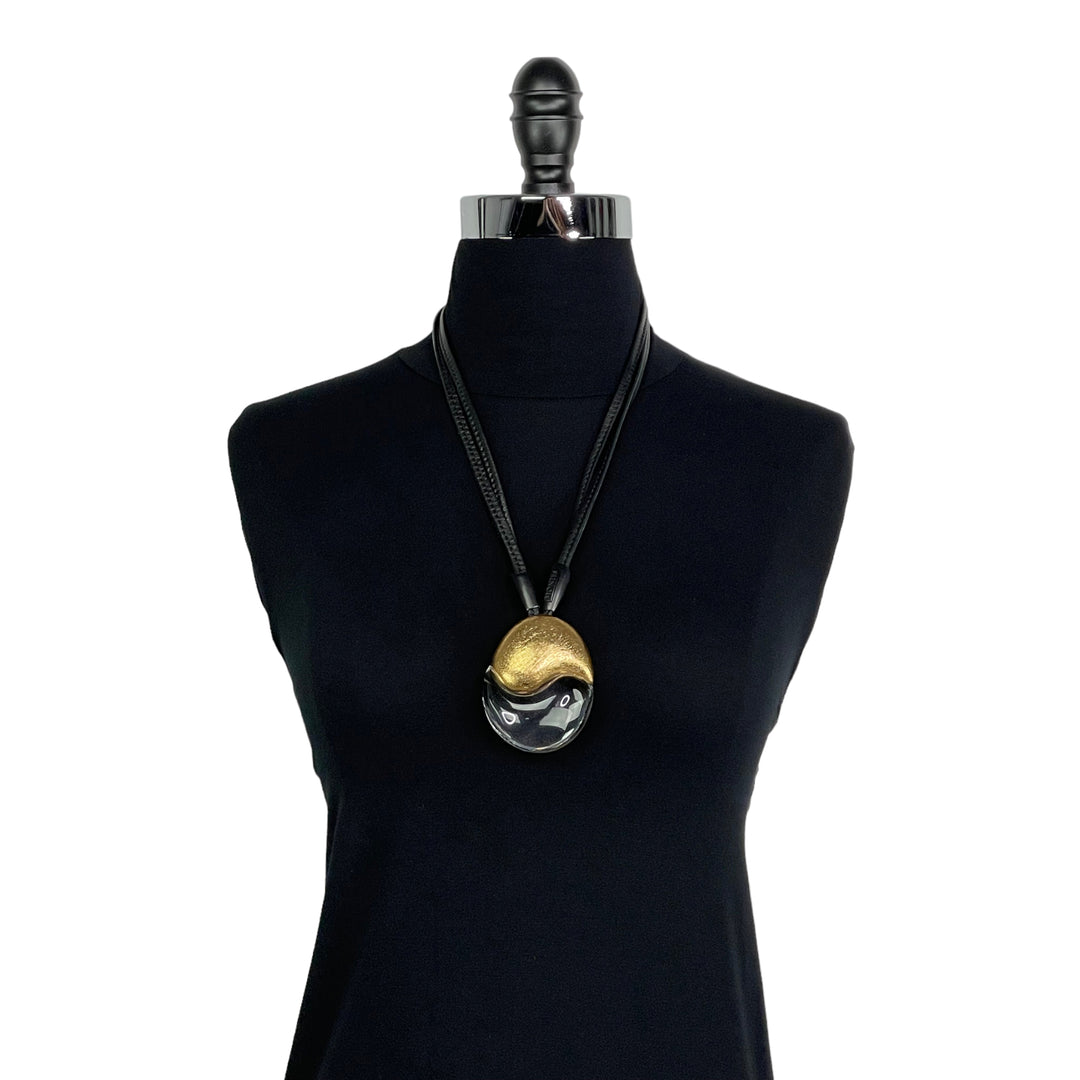 FORA PENDANT NECKLACE – MIO